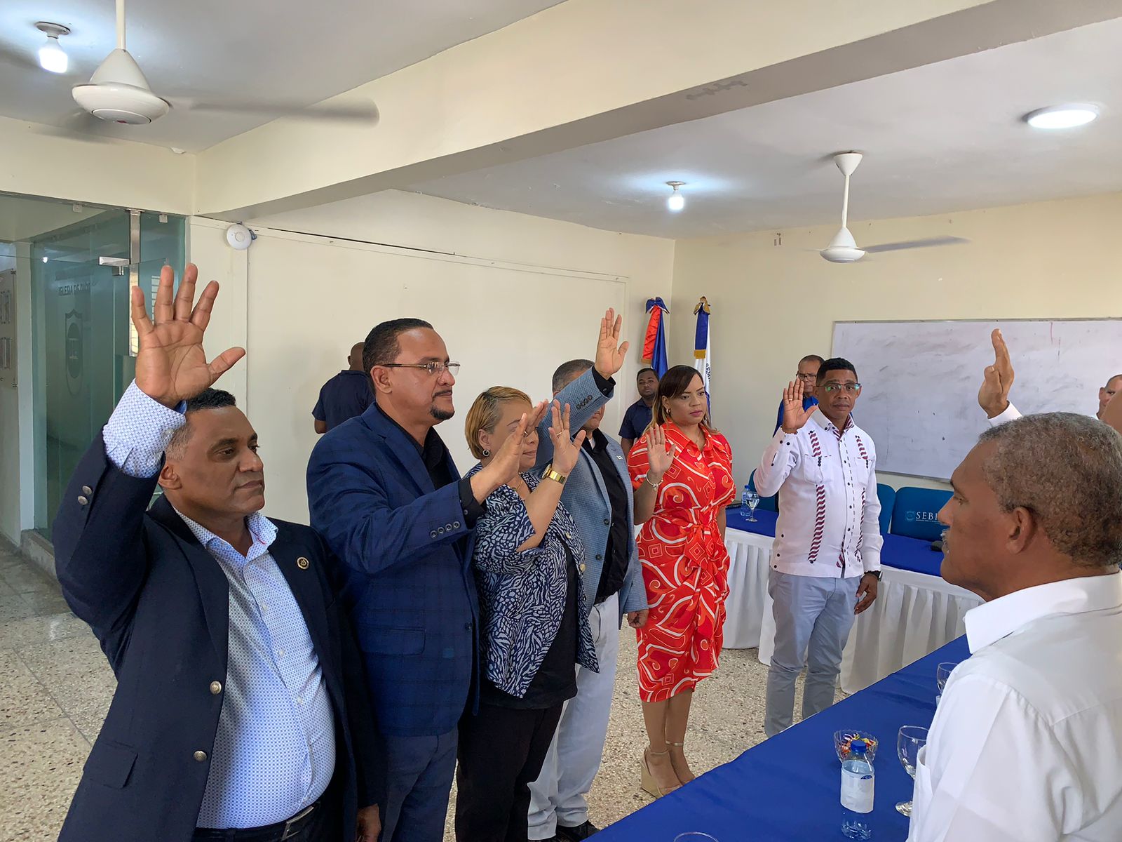 Obispo Administrativo Juan Tiburcio Pérez instala nueva Junta Educativa ...